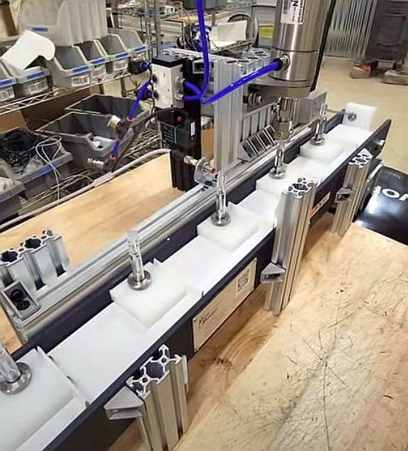Tabletop Filler/Capping System with Mini-Mover - Mini-Mover Conveyors